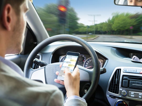 Mod. 11 Top 1 Distracted Driving Flashcard 10th Grade Flashcard | Quizizz